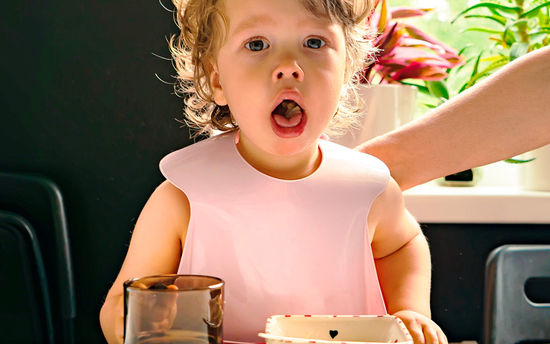 Como identificar e agir diante de engasgo em crianças - Plena Mulher